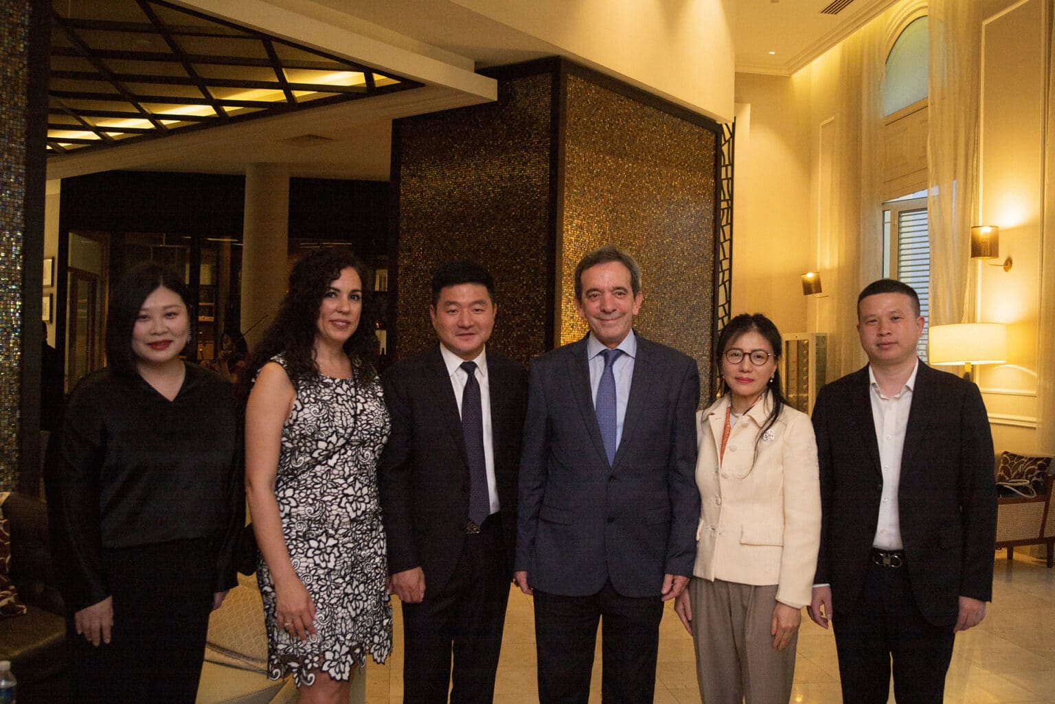 EXCLUSIVE - Xiaohong Hu, the woman who bought the Cohiba humidor for €4.5 million — Cigars-connect